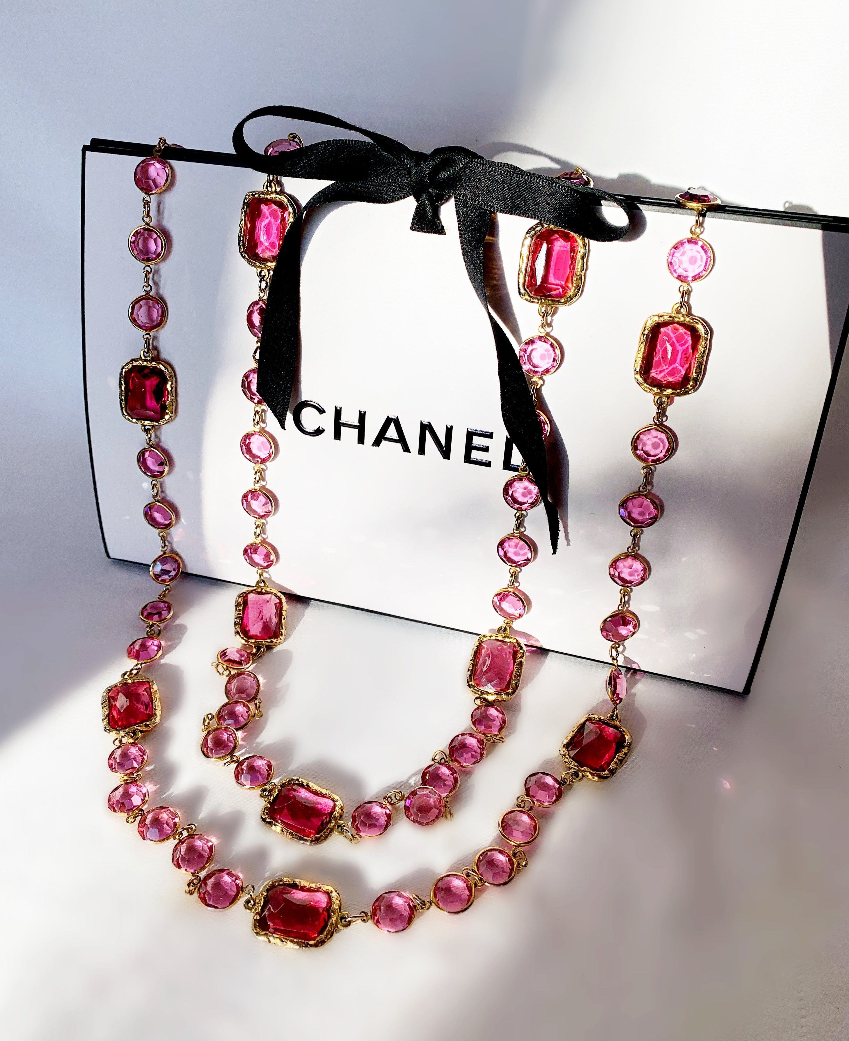 CHANEL ORIGINAL CHICKLET HOT PINK CRYSTAL VINTAGE 1981 LONG SAUTOIR ...